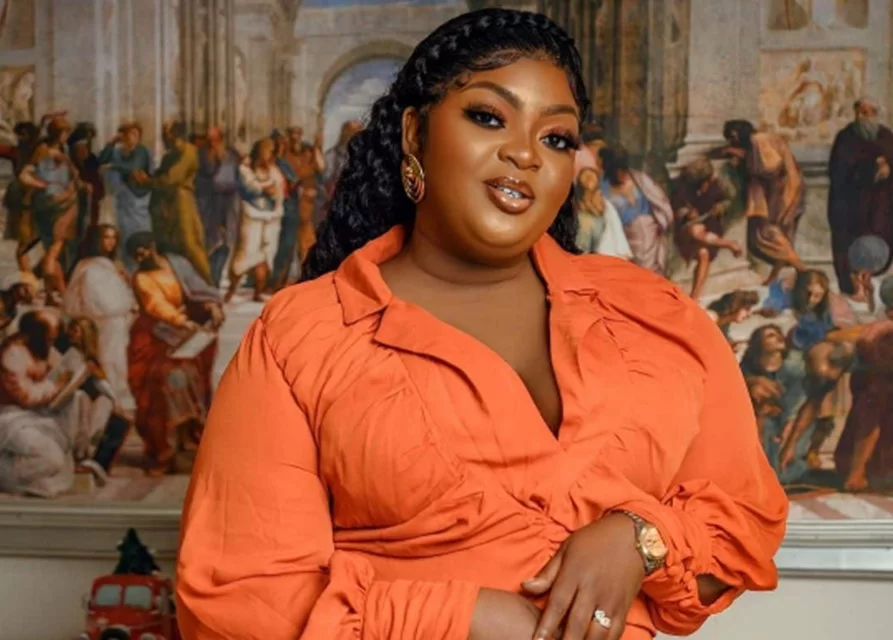 Actress Eniola Badmus informs fans that she’s ‘facing a lot’